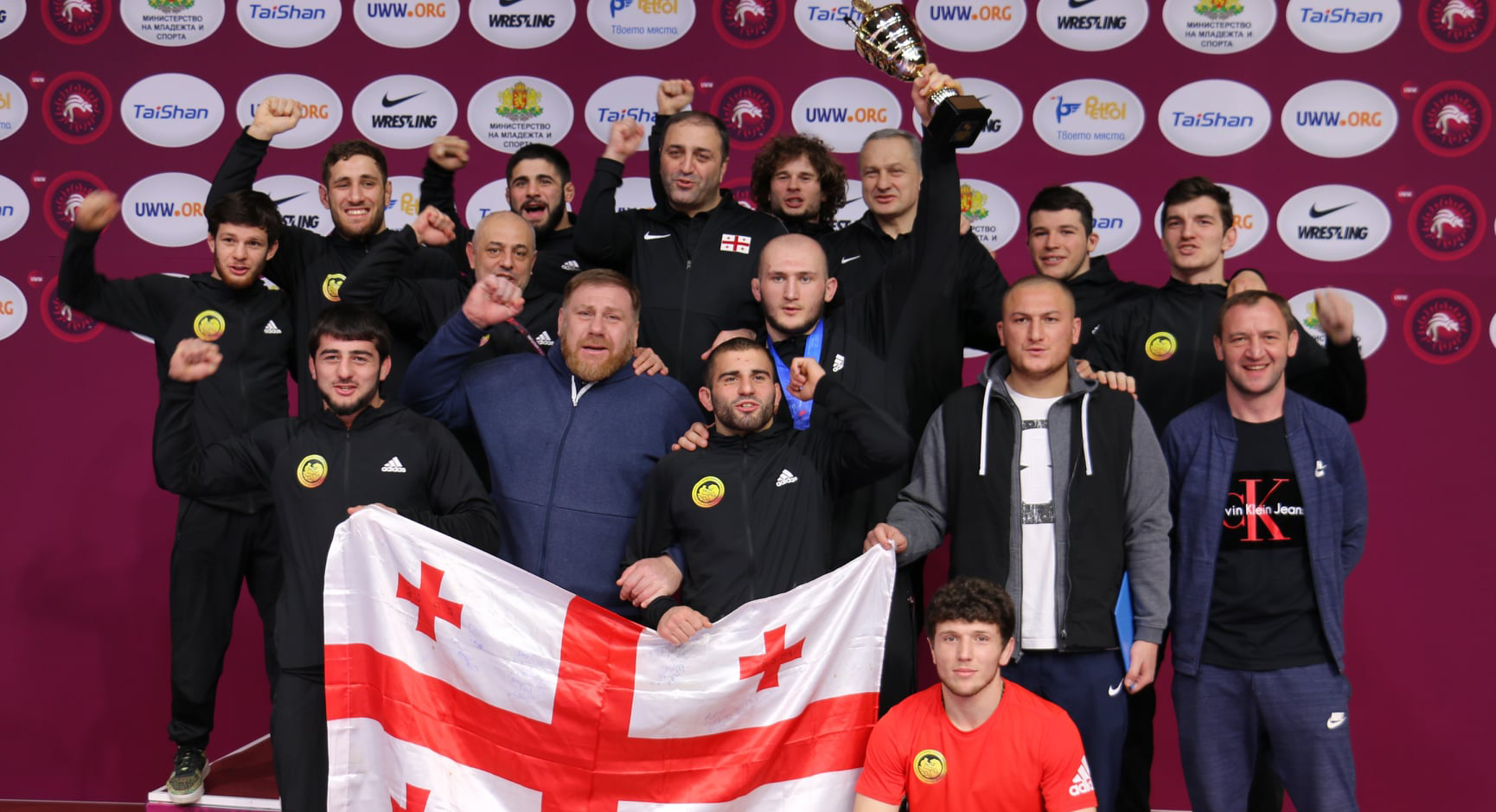 [VIDEO. თავისუფალი ჭიდაობა. ევროპის ჩემპიონატი. U23] ბოლო დღის მონაგარი: მანაშვილის ჩემპიონობა ...