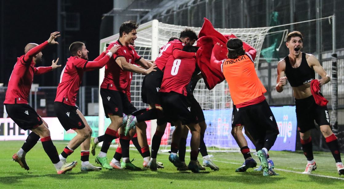 [VIDEO. თვითმხილველის რეპორტაჟი რიეკიდან ] ...კიდევ ერთხელ შეახსენებენ ევროპას, რომ ჩვენც მათი ...